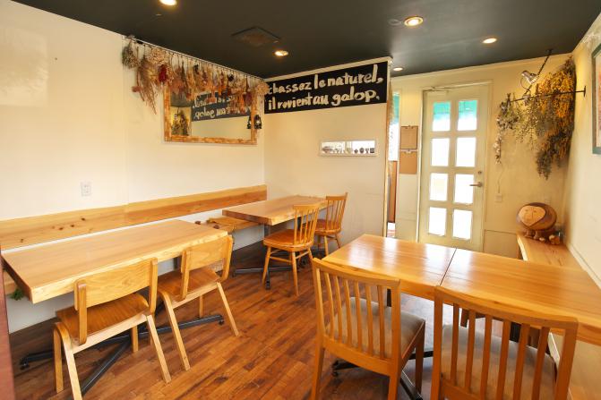 meet kitchen natsu（ミート キッチン ナツ）の店内 画像8｜滋賀県の｜滋賀がもっと好きになる！おでかけmoa 情報WEB ...